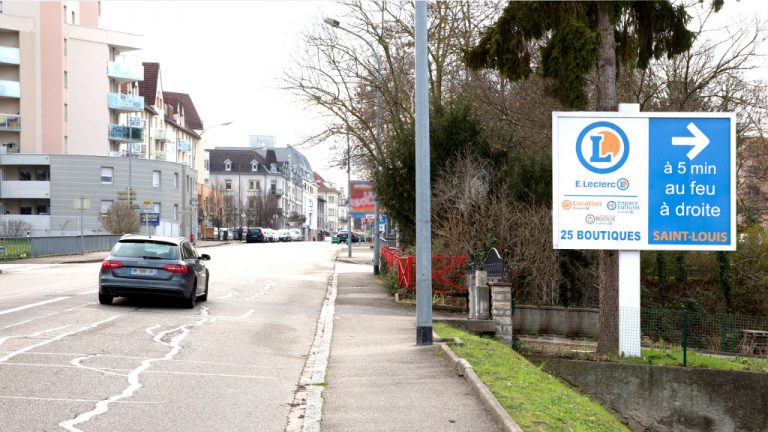 Panneau d’affichage publicitaire longue conservation - Centre-Val de Loire